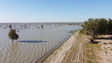 Lake Pamamaroo Campsites, Outback NSW, New South Wales, Australia ...